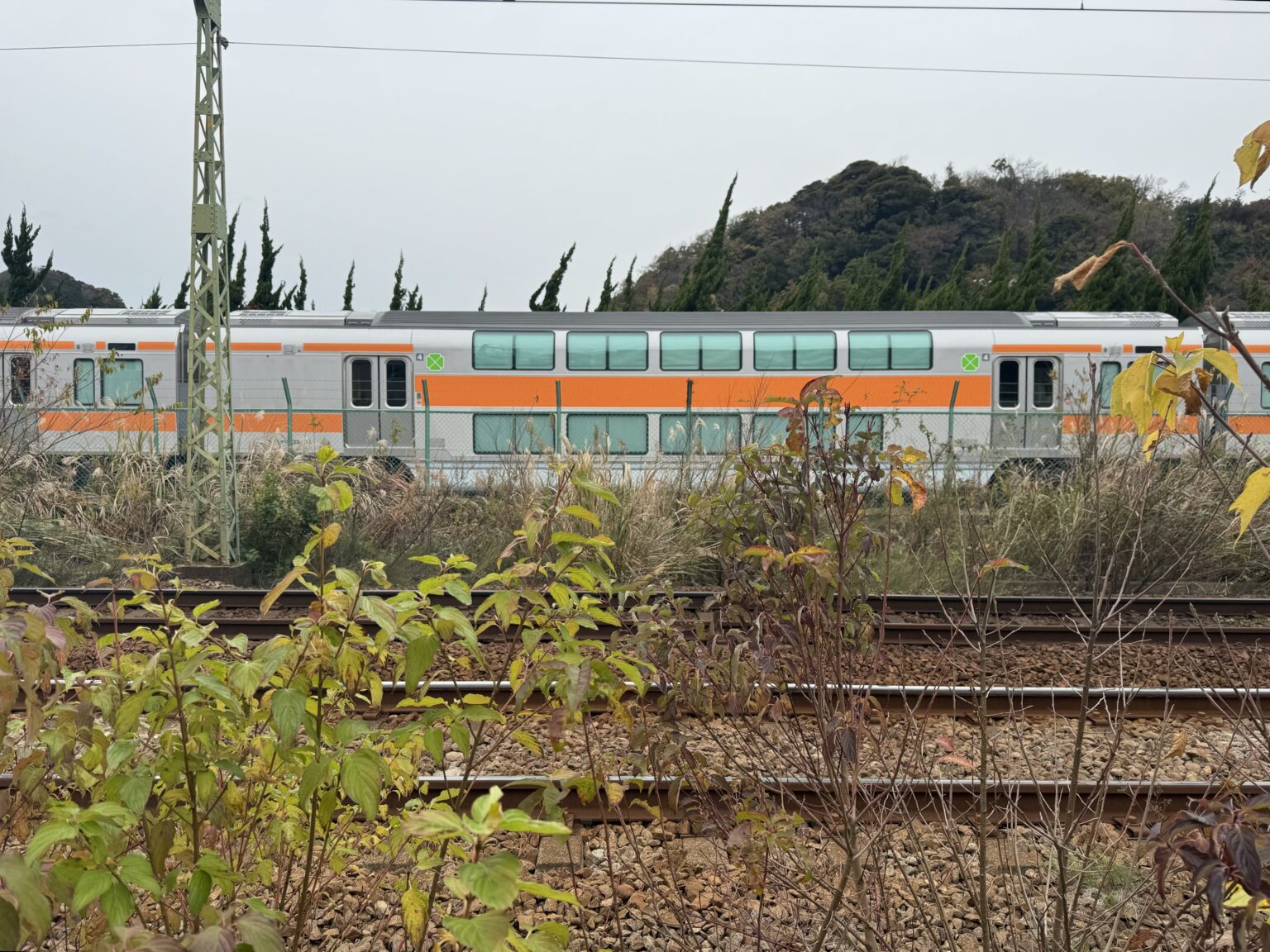 【鉄道】2023/12/05 JR東日本中央快速線E233系グリーン車8両甲種輸送J-TREC出場(逗子) | とむの鉄道趣味日記(Tom's hobby diary)